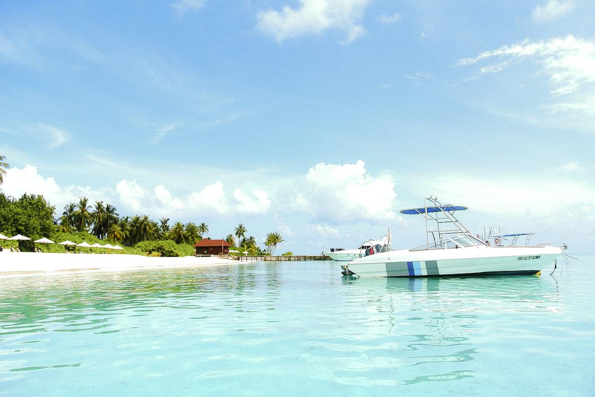How To Travel The Maldives? Island Hopping & Public Ferry