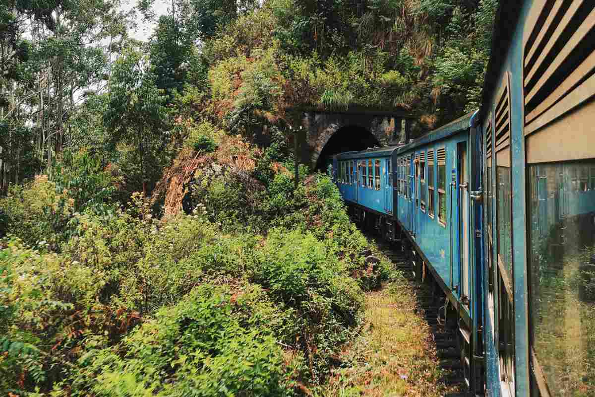 Kandy To Ella Train Ride In Sri Lanka - Full Guide 2025