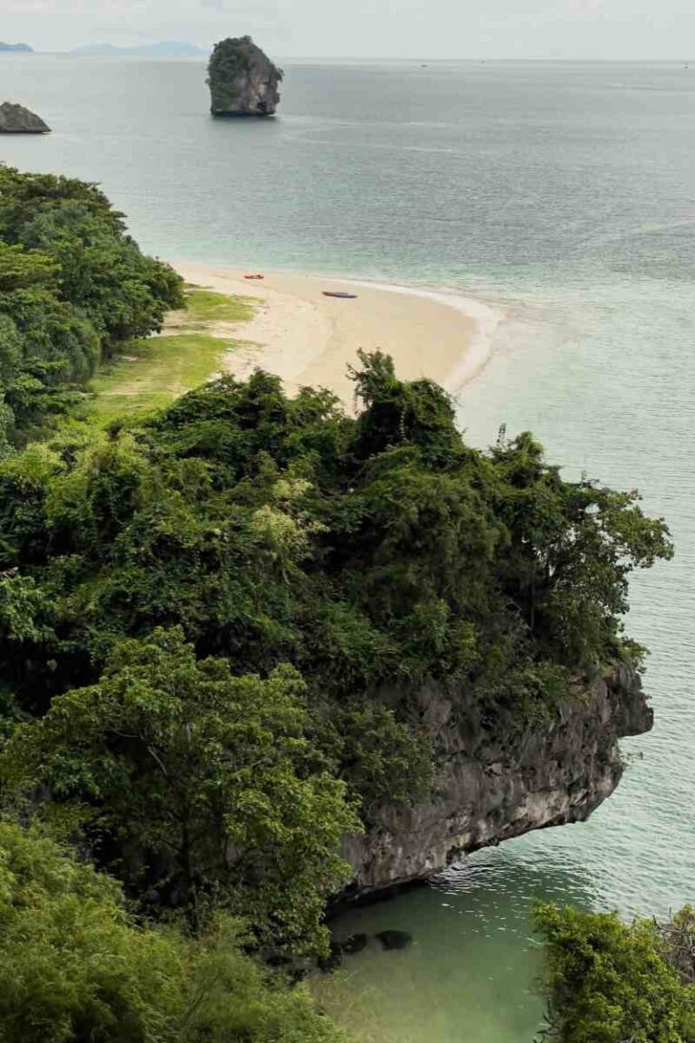 Railay Bat Cave - Hidden Viewpoint On Phra Nang Beach, Krabi