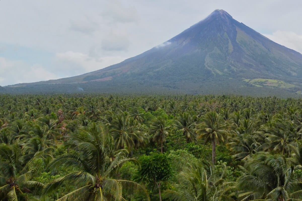 Mayon Volcano Legazpi Philippines - Guide & Best Things