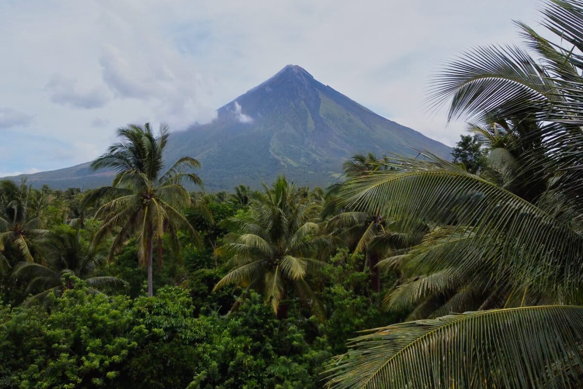 Mayon Volcano Legazpi Philippines - Guide & Best Things